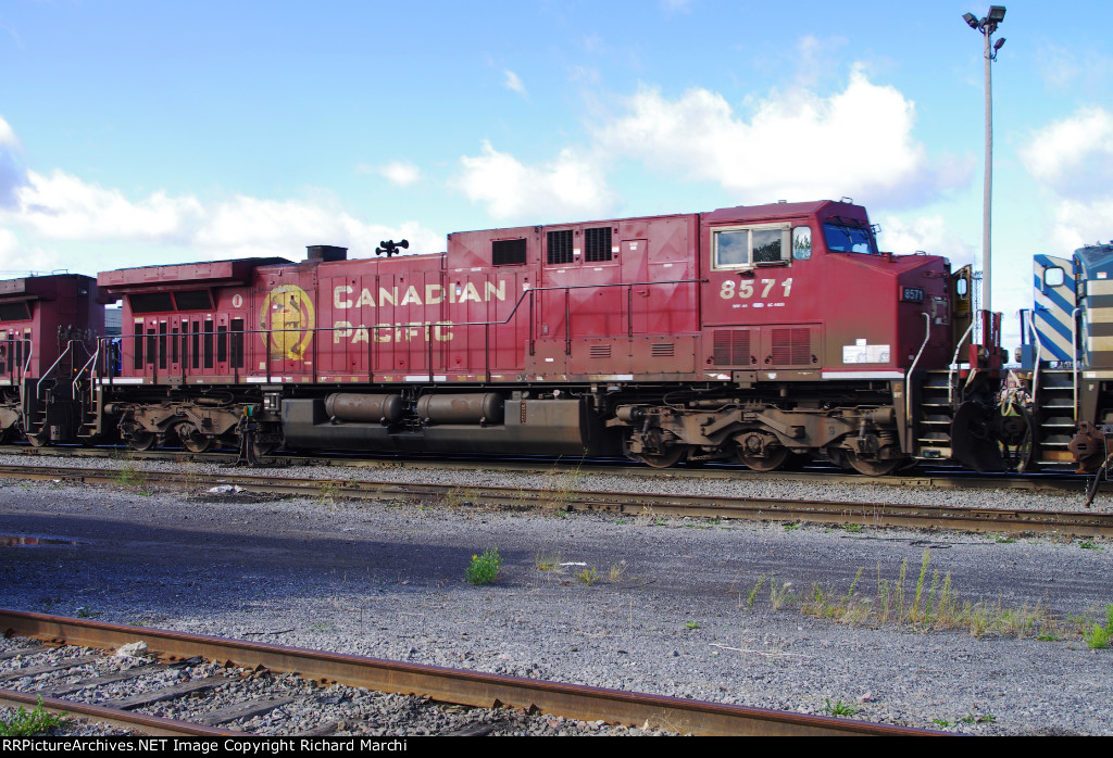 CP 8571